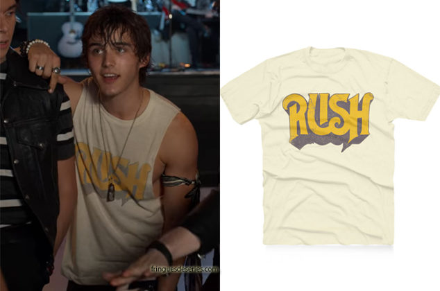 JULIE AND THE PHANTOMS : Luke's Rush print tee in S1E01 - Fringues de ...